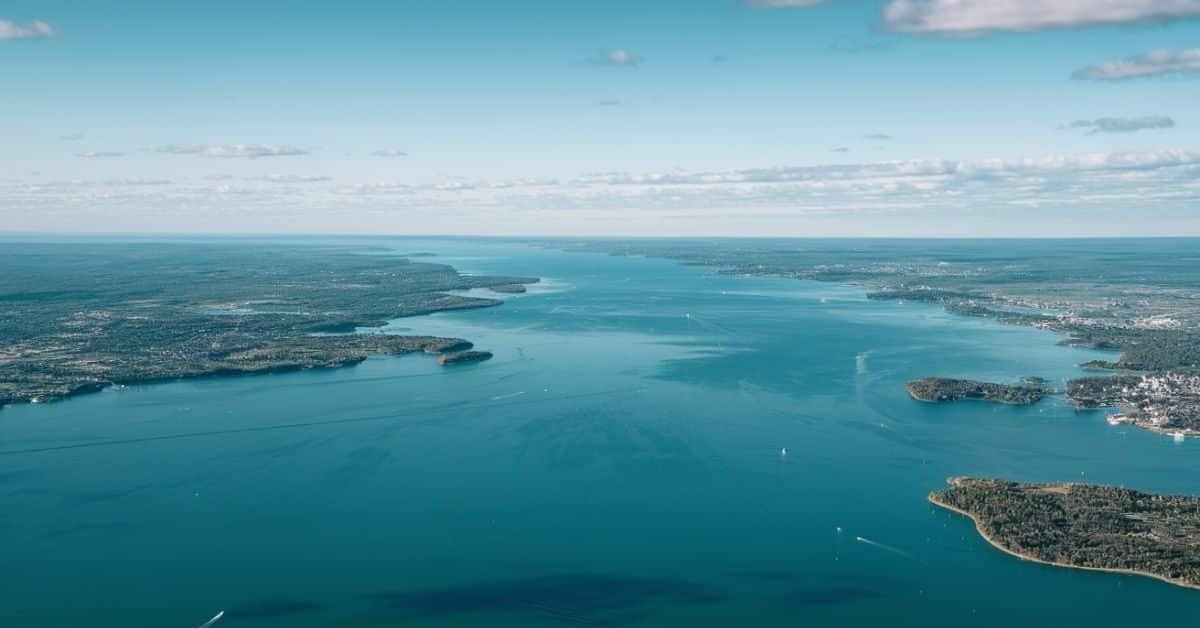 Lake Michigan Dimensions, Size, Depth, and Influence - Accura Metrics